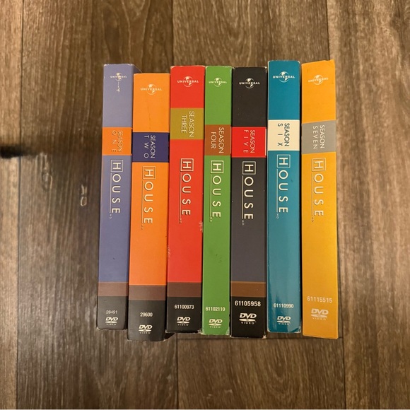 Media | House Md Complete Box Sets Of Seasons 17 Starring Hugh Laurie ...